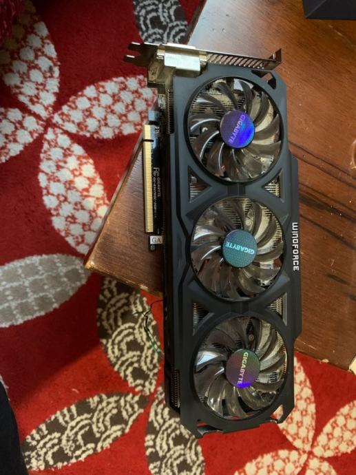 Gigabyte Grafična kartica AMD Radeon R9 270X 2 GB PCI-E 3.0