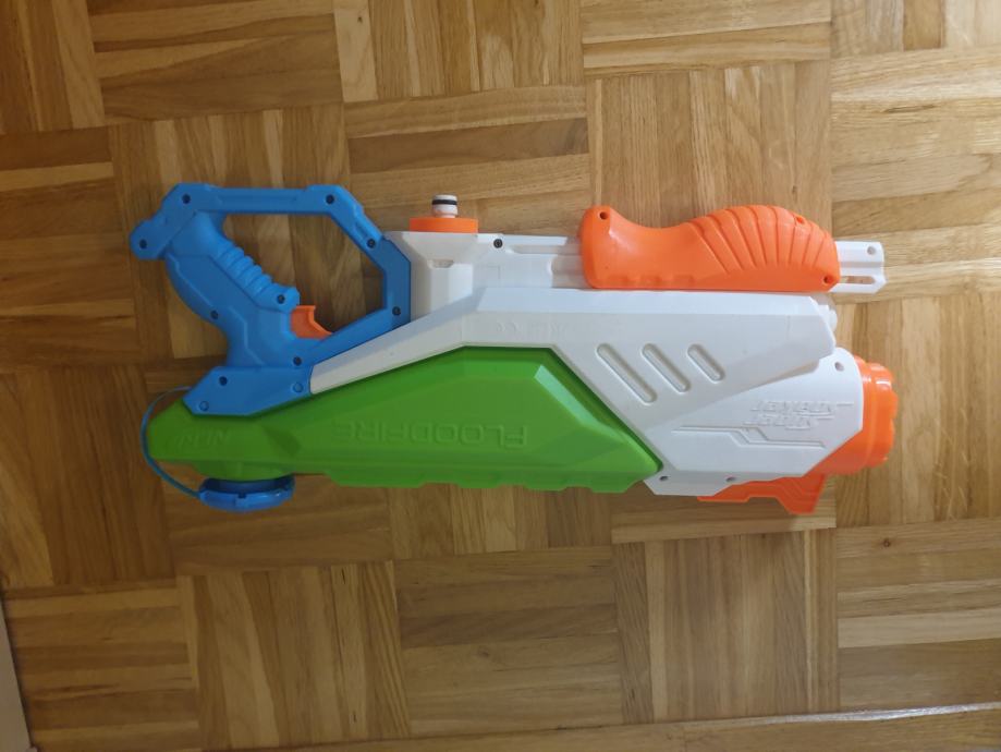 HASBRO vodna pištola Nerf Super Soaker