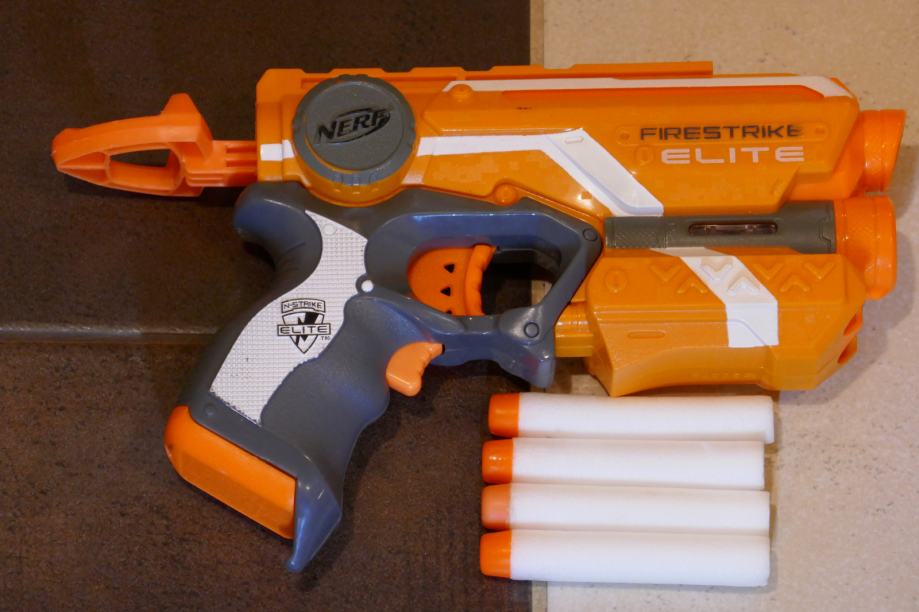 NERF firestrike elite laserska pištolca