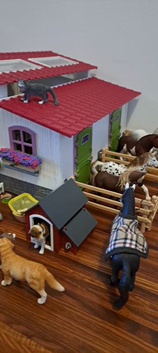 Schleich (konji, živali, staja, bar, avto, veterinar ..)