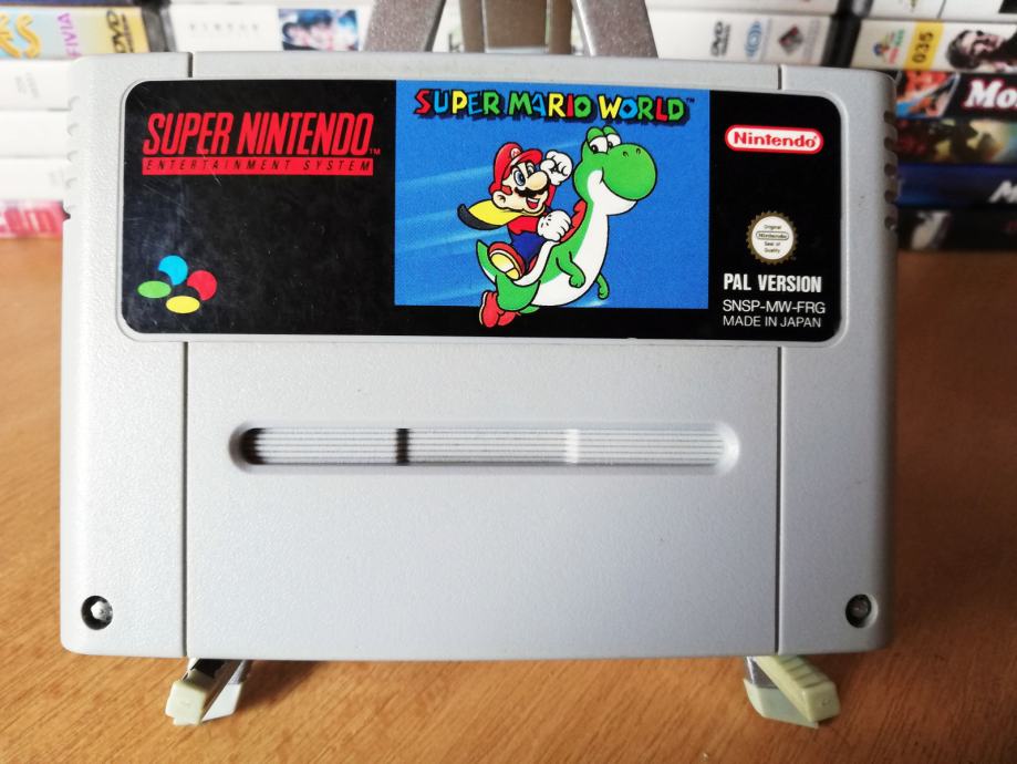 Super Mario World (Nintendo SNES)