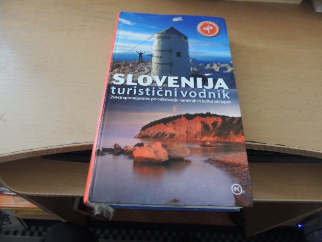 SLOVENIJA TURISTIČNI VODNIK M. KRUŠIČ ZALOŽBA MLADINSKA KNJIGA 2009