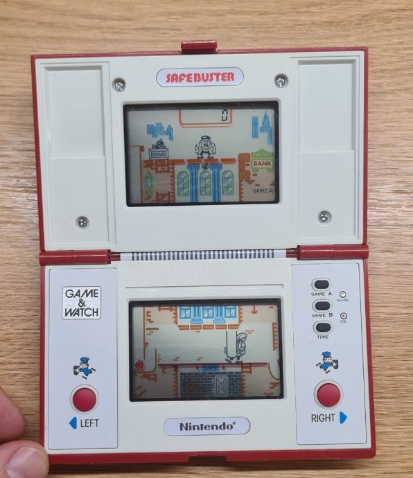 Nintendo Game & watch in nintendo micro vs system