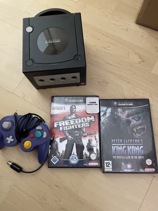 Nintendo Gamecube + 2 igri