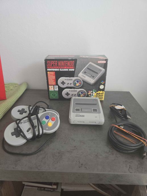 Super Nintendo Classic mini RABLJENO + 2 krmilnika + kabli
