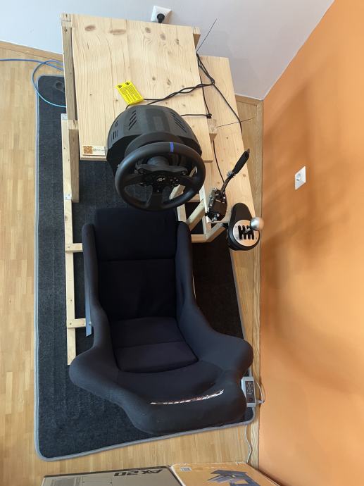 Thrustmaster T300 RS GT + simulator / sim-rig