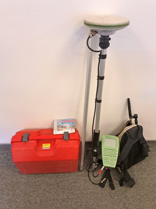 Geodetski GNSS instrument Leica GPS 1200