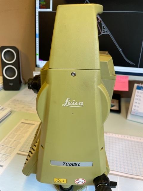 GEODETSKI INSTRUMENT - Leica TC605L