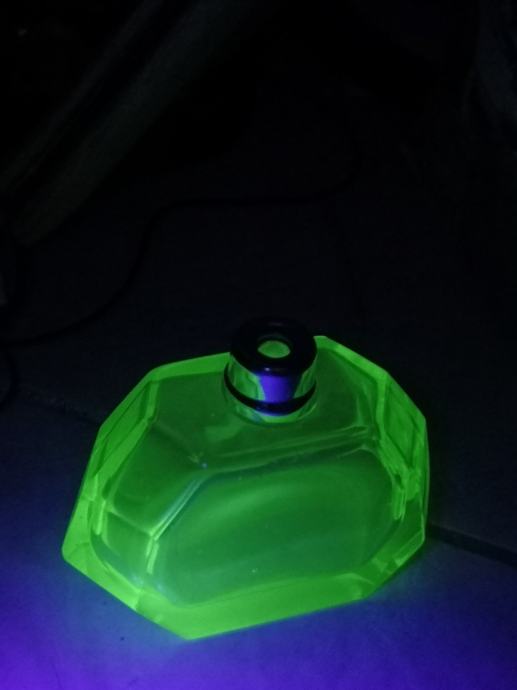 Art Deco Uranium Glass,uranova ruda,vintage kristal