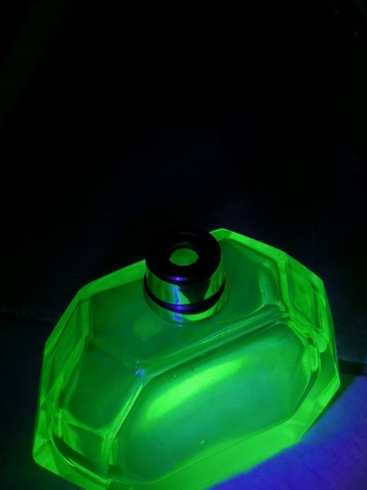 Art Deco Uranium Glass,uranova ruda,vintage kristal