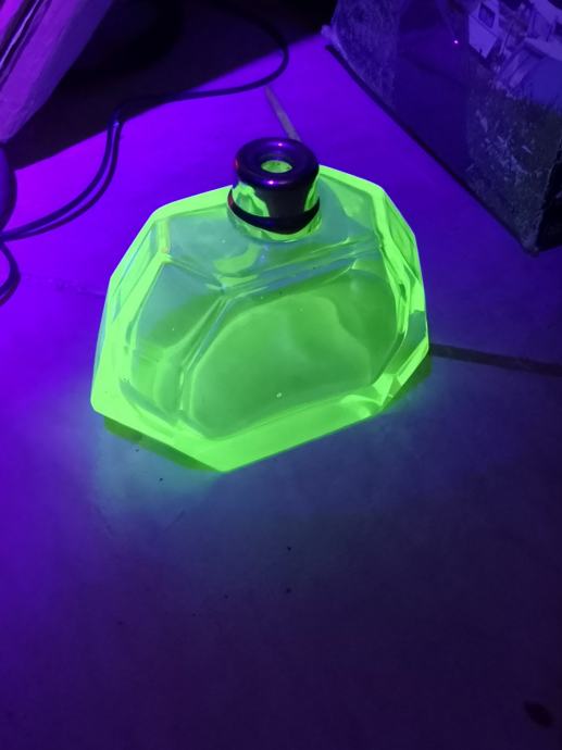 Art Deco Uranium Glass,uranova ruda,vintage kristal