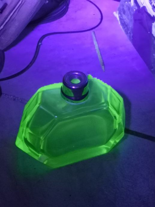 Art Deco Uranium Glass,uranova ruda,vintage kristal