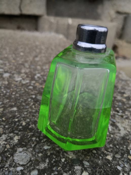 Art Deco Uranium Glass,uranova ruda,vintage kristal