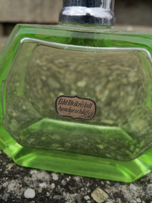Art Deco Uranium Glass,uranova ruda,vintage kristal