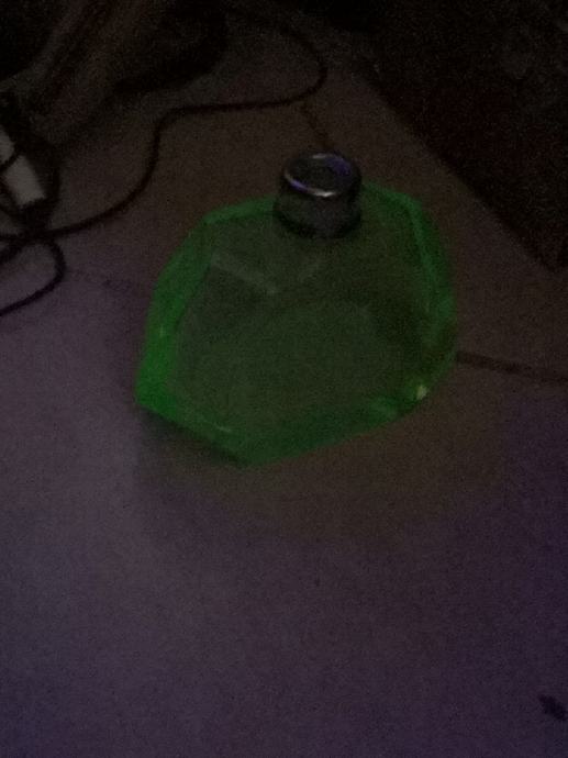 Art Deco Uranium Glass,uranova ruda,vintage kristal