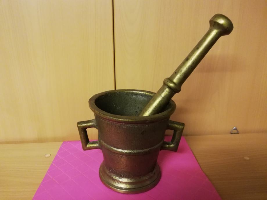 MOŽNAR tež 4930 gr. zelo star, OHRANJEN