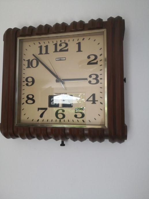 Stara stenska ura RHYTHM TRANSISTOR CLOCK,koledar