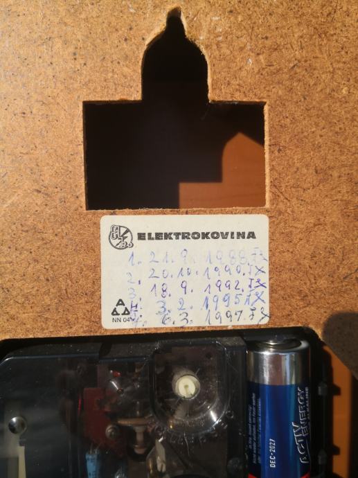 Stara stenska ura RHYTHM TRANSISTOR CLOCK,koledar