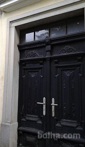 stara vrata in portal