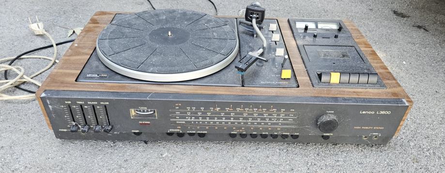 Lenco Gramofon- kasetnik - radijo Ni v delujočem stanju Lenco L236 Le