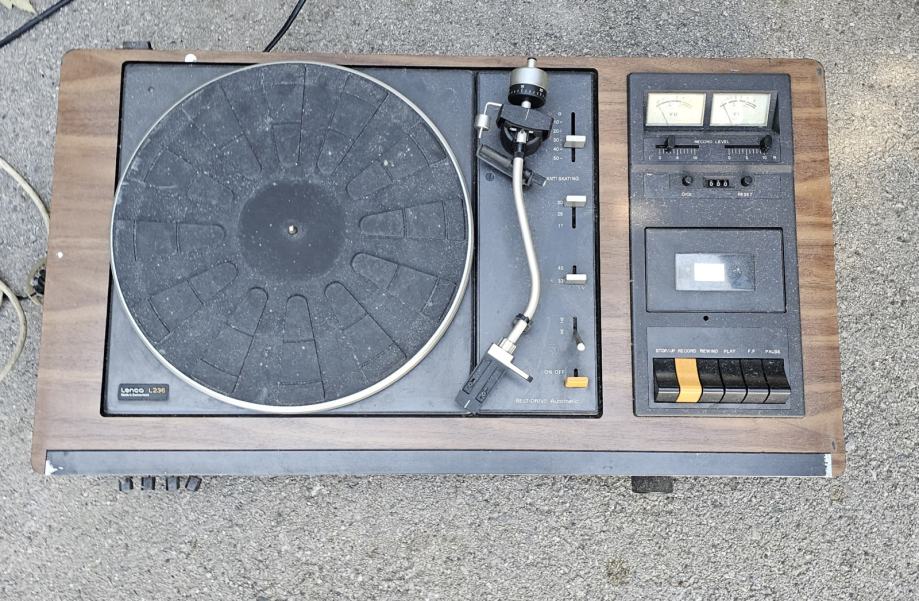 Lenco Gramofon- kasetnik - radijo Ni v delujočem stanju Lenco L236 Le