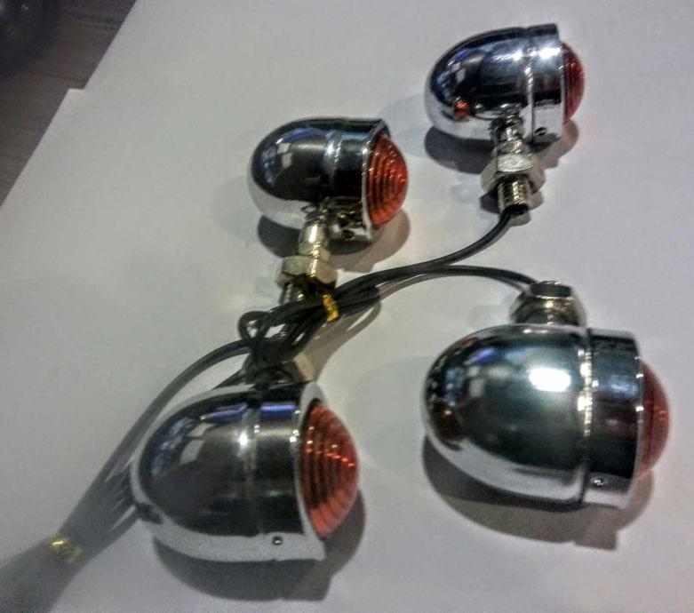 Smerniki Bullet-chrome za motor 125 ali moped ,skuter-4 novi