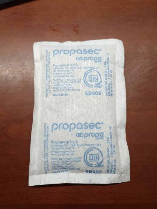silica gel - vrečka proti vlagi - propasec - razvlažilna vrečka