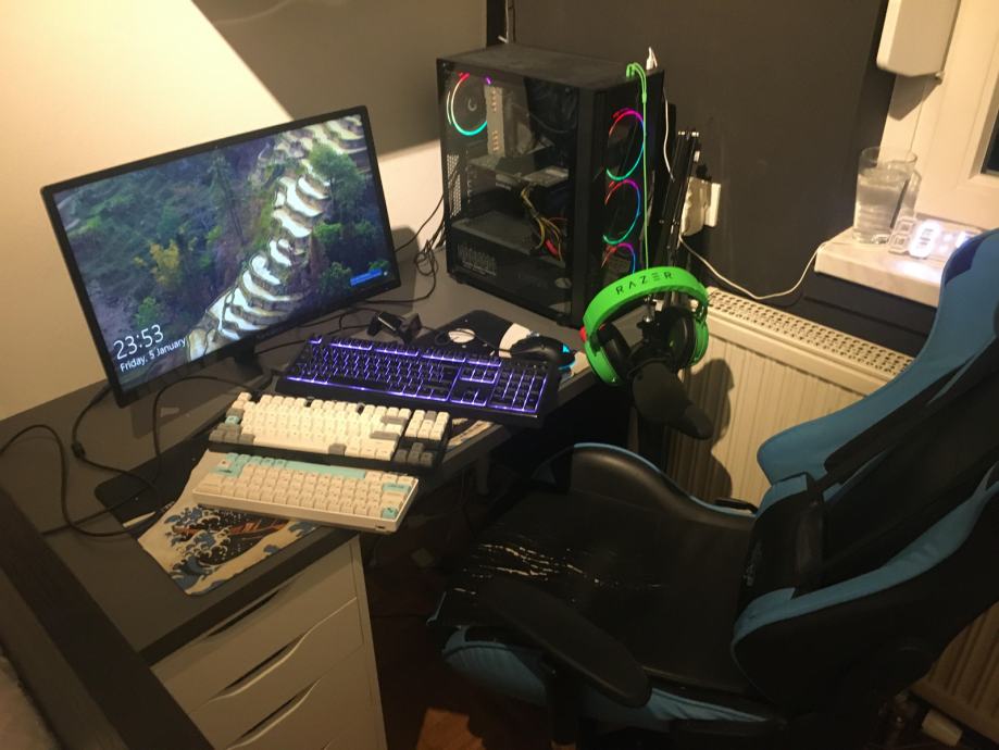 Gaming PC setup oprema