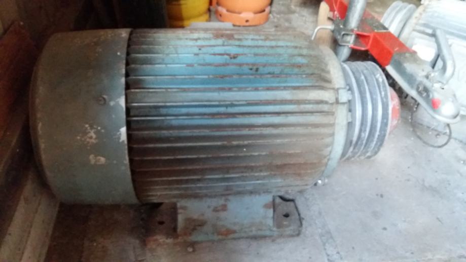 PRODAM EL. MOTOR 22kW 730 obr/min