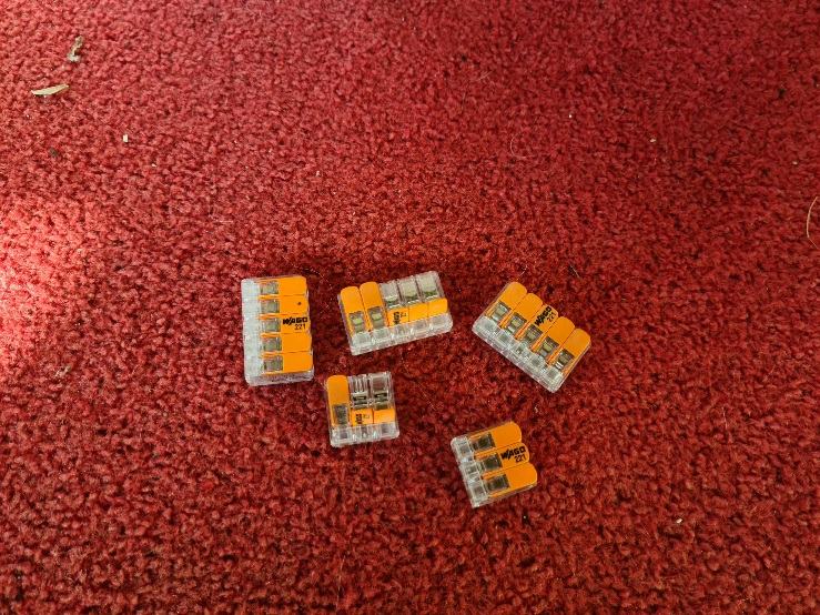 vzmetna sponka za kabel 3x4mm 5x4mm