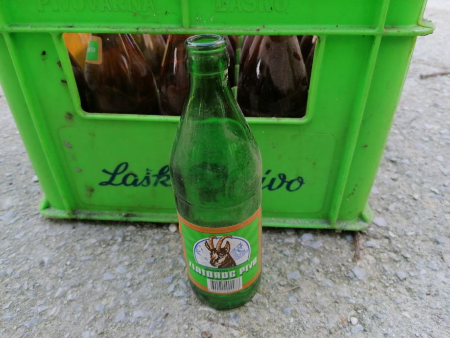 Stari zaboj in steklenice Laško pivo Pivovarna Laško