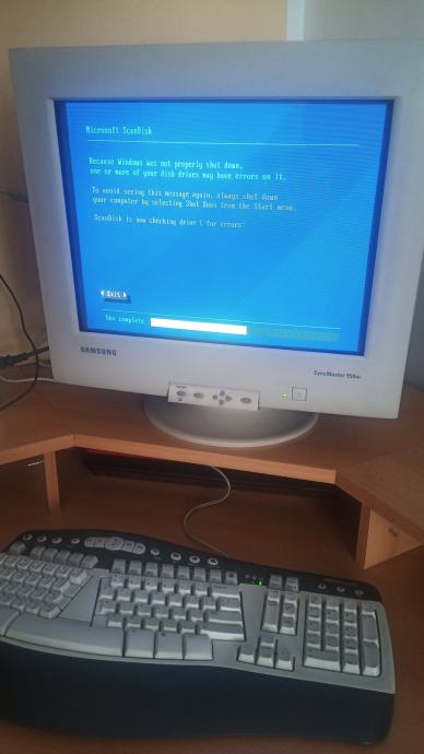 RETRO MONITOR - SAMSUNG SYNCMASTER 959NF