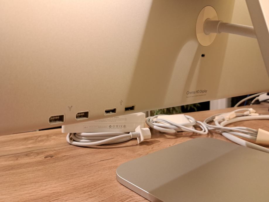 Apple Cinema HD Display 30