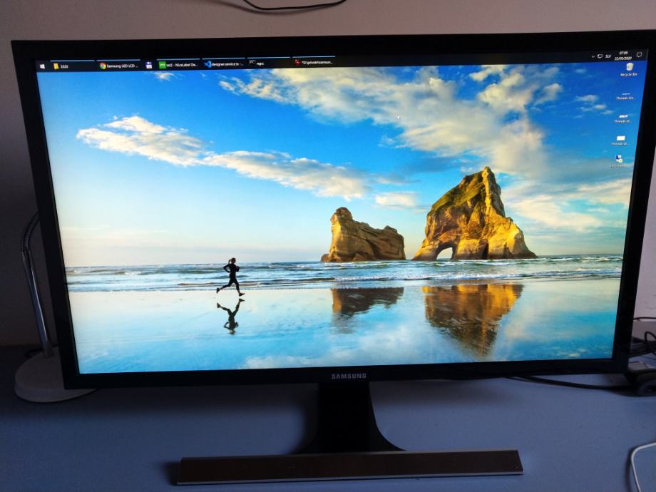 Samsung LED LCD monitor 4K U28E590D