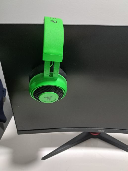 monitor AOC G line /2gen C27G2AE 165Hz plus RAZER slušalke