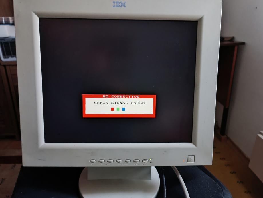 Monitor IBM 17inč
