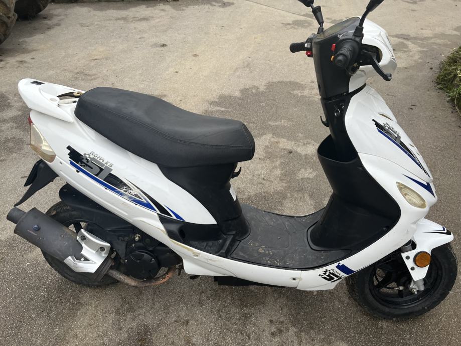 Skuter Longjia roma xs, 2017 l.