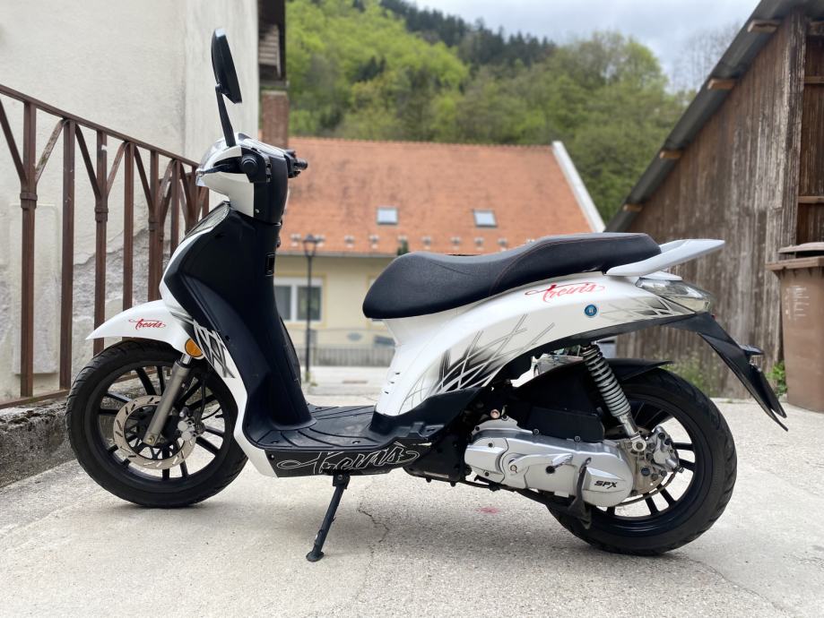 Druge znamke Longjia Trevis 50 2T 49 cm3, 2015 l.