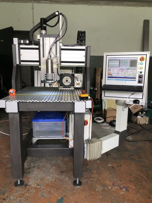 4-osni CNC rezkalni - gravirni stroj - Portalni CNC ISEL- MACH3