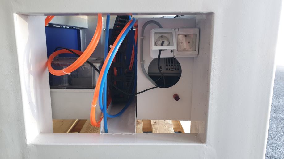CNC rezkalnik 3 osni z visokim mostom za plastiko, les, ALU - odličen!