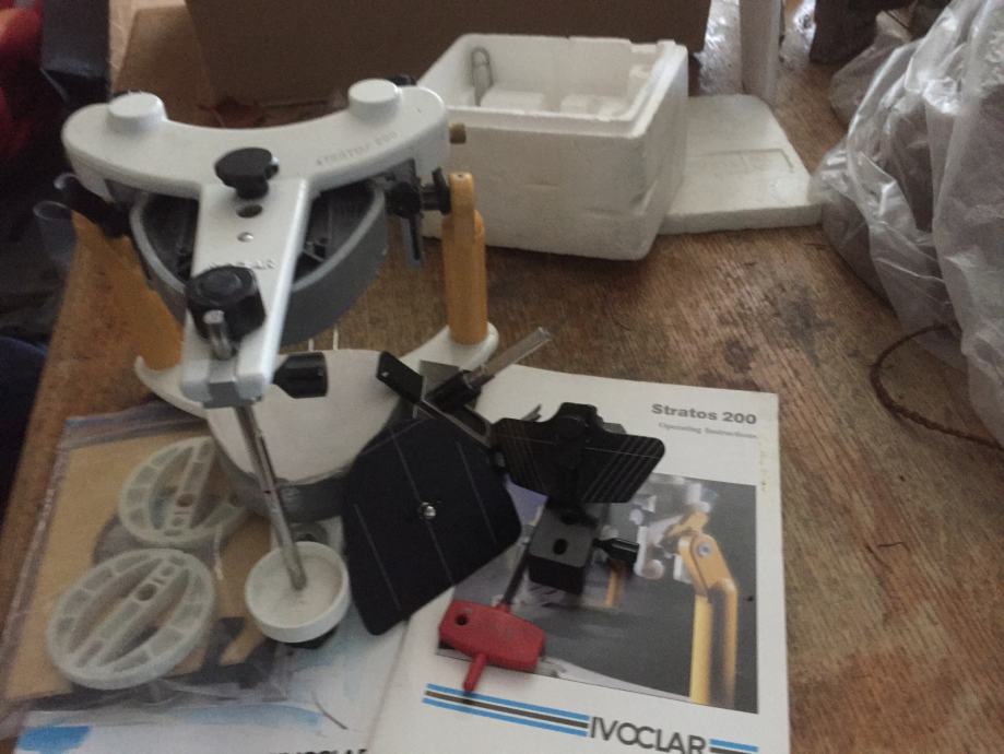IVOCLAR STRATOS 200 Artikulator