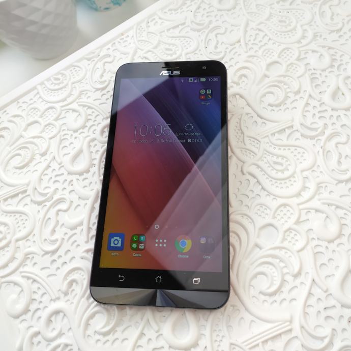 Asus Zenfone ZOOLD telefon, 5.5, rdeč, rabljen, lepo shranjen