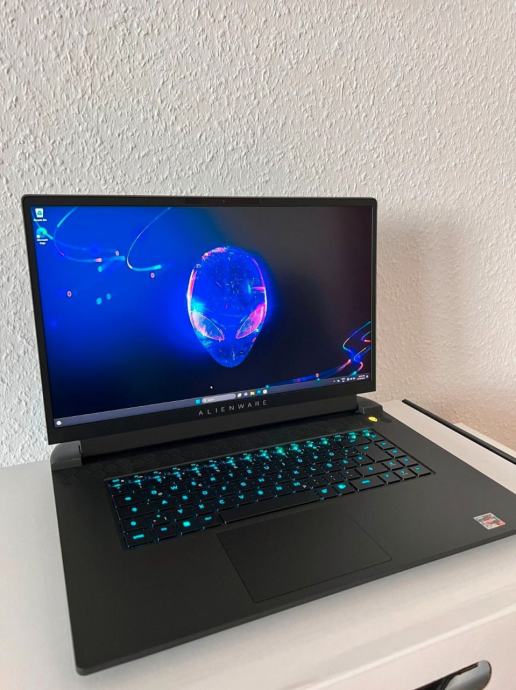 Alienware M17 R5