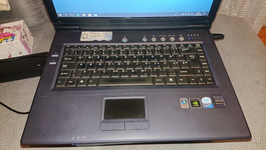 Prenosnik FL90 Core 2 Duo z diskom SSD