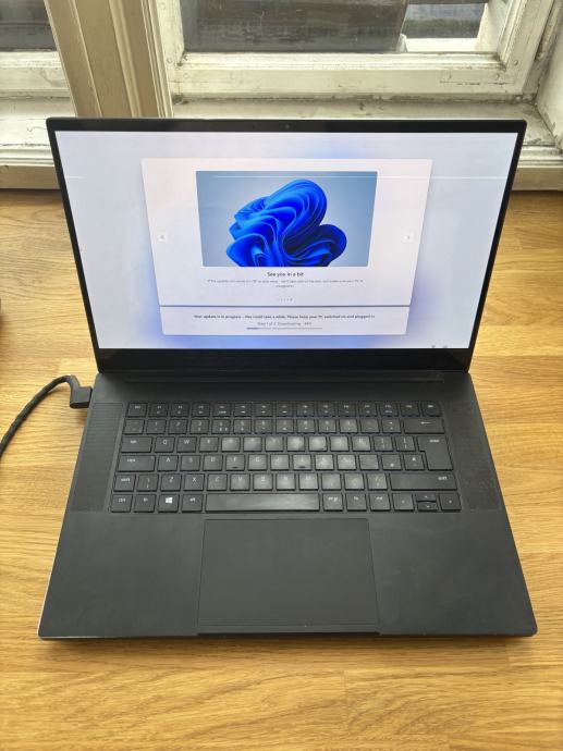 RAZER Blade 15 (2020 Base Model) računalnik s 64GB RAM in 1TB prostora