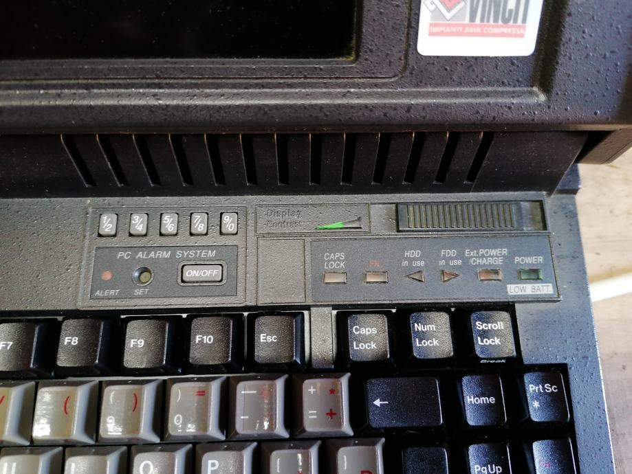 Vintage prenosnik - laptop 386 Bondwell l. 1990