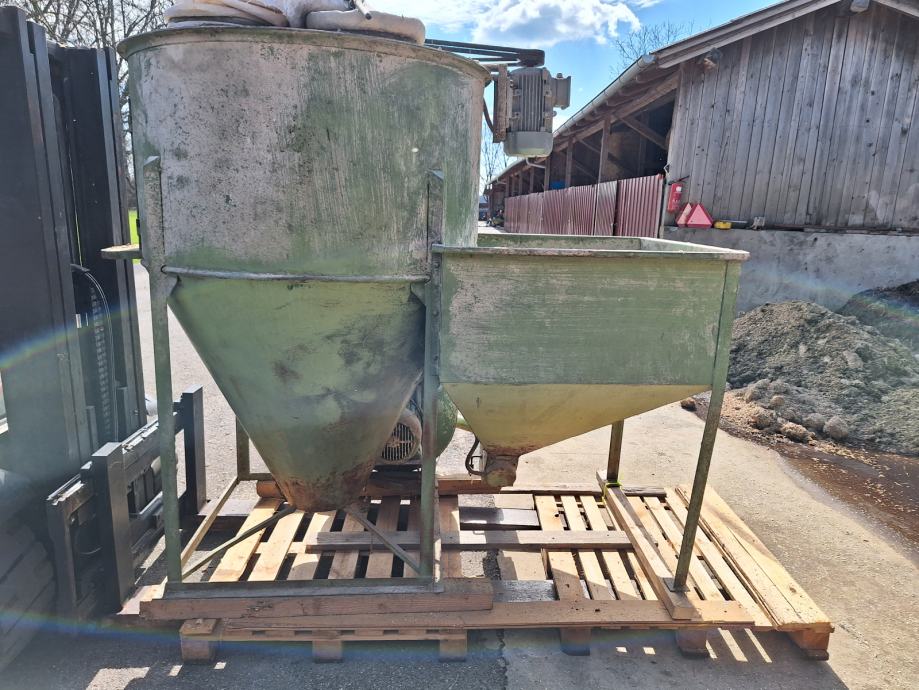 Šarotar z mešalnico