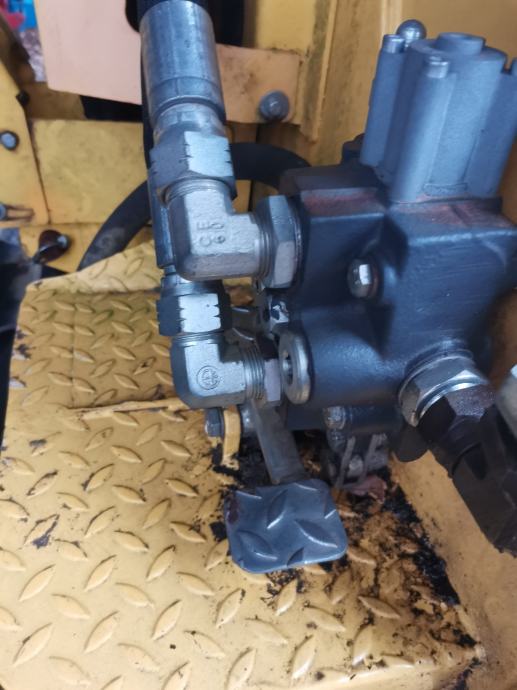 Traktorski Kopac S&C serija 60