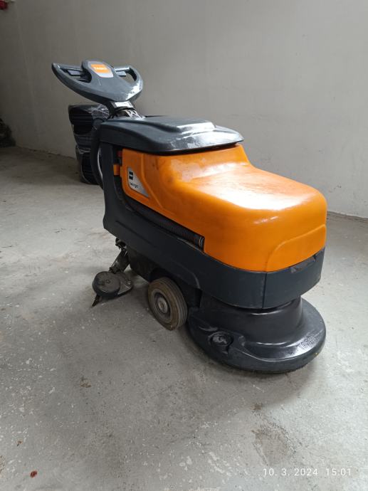 Čistilni stroj TASKI swingo 455