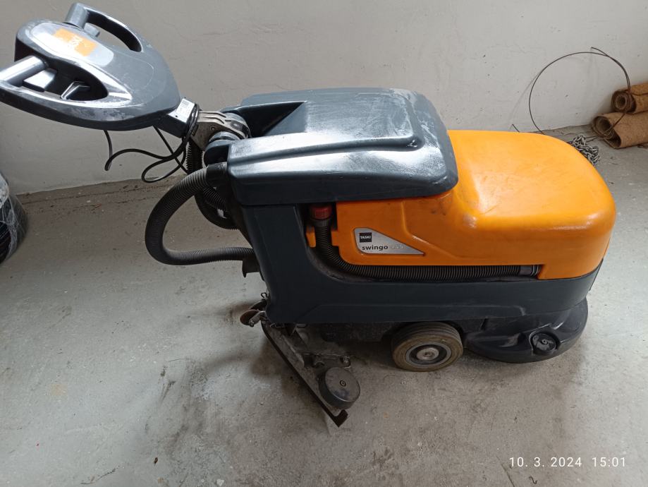 Čistilni stroj TASKI swingo 455